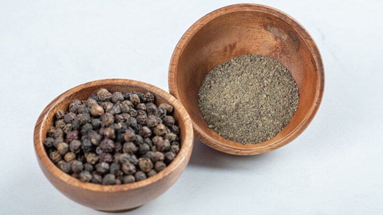 Black Pepper: Benefits, Nutritional Information and Uses – NutritionFact.in