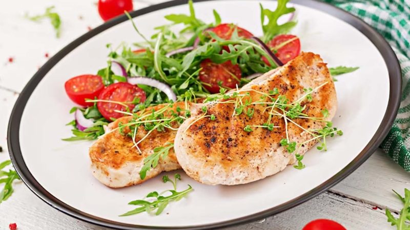 What is the Nutrition in 100g Chicken Breast? – NutritionFact.in