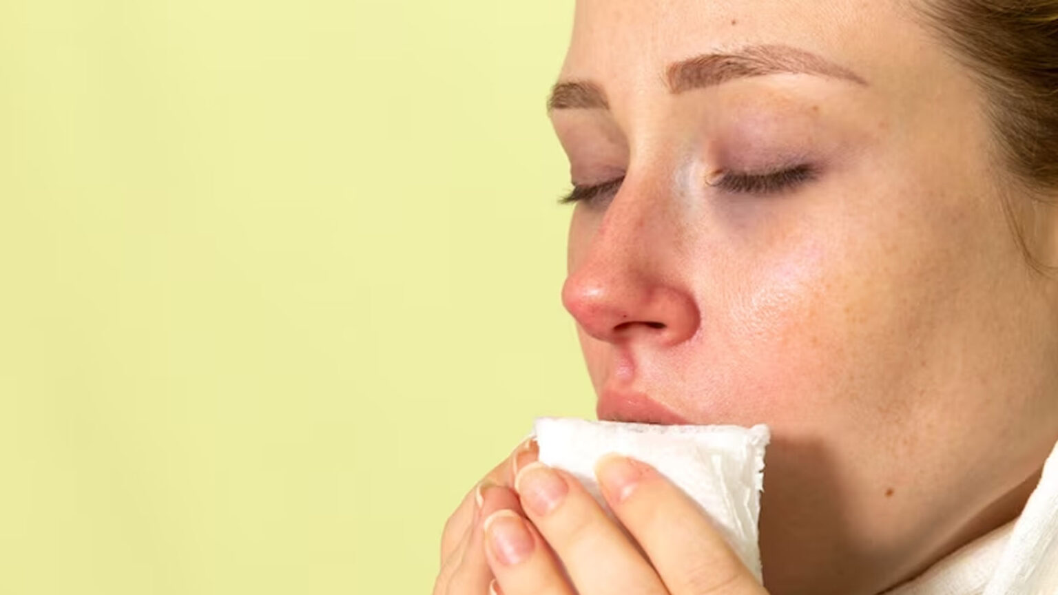 What are the Symptoms of Nose bleeding? – NutritionFact.in