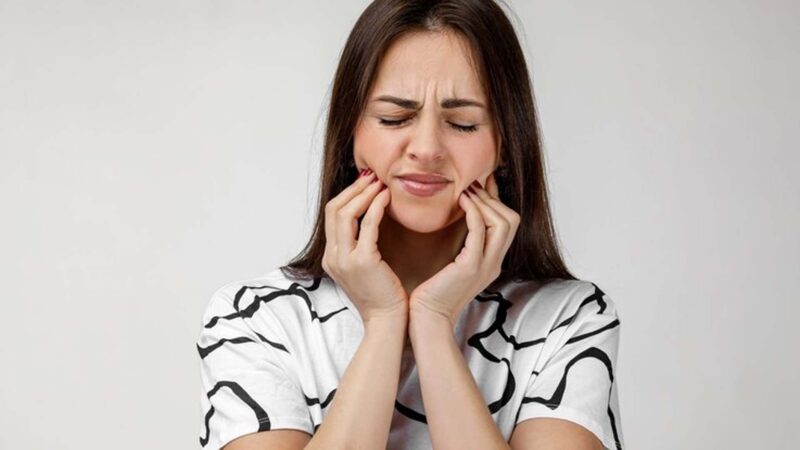 What Causes Lower Jaw Pain? – NutritionFact.in